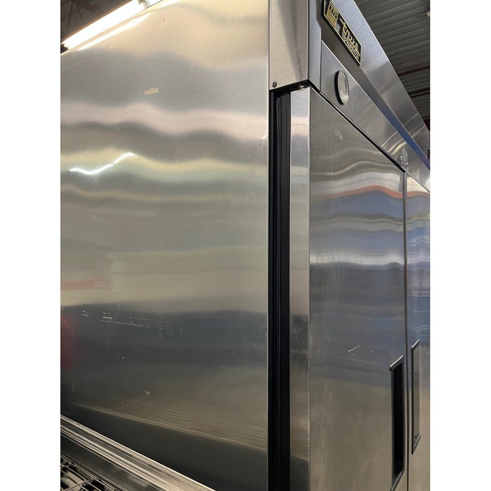 (USED) True T-49DT 54" Dual Temp Combination 2-Door Reach-In Refrigera ...