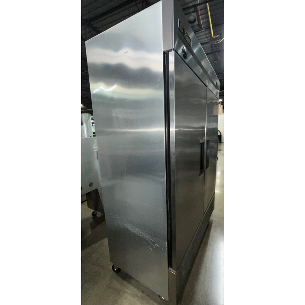 (USED) True T-49DT 54" Dual Temp Combination 2-Door Reach-In Refrigera ...