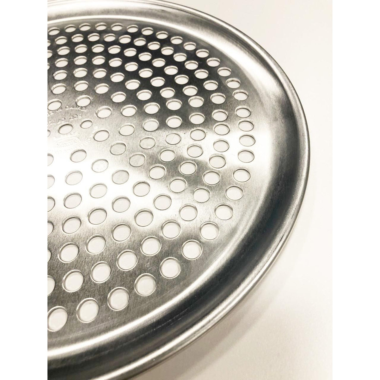 Crown Cookware 17" 18-Gauge Aluminum Perforated Pizza Pan - 500-07174 ...